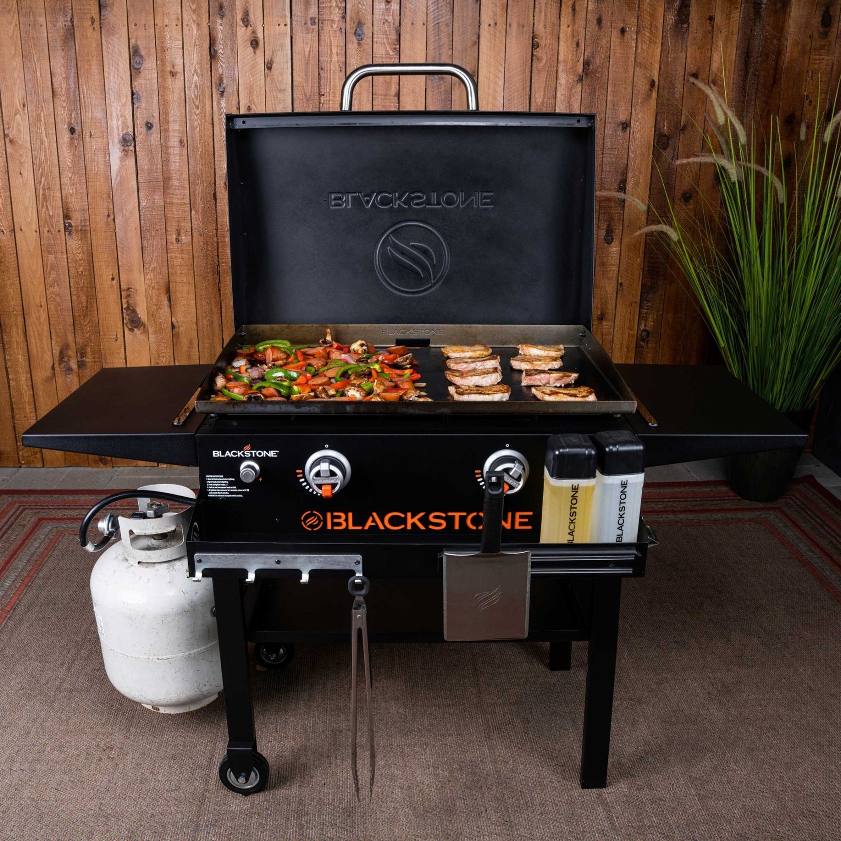 28" Griddle with Hood and Front Shelf – Blackstone Products